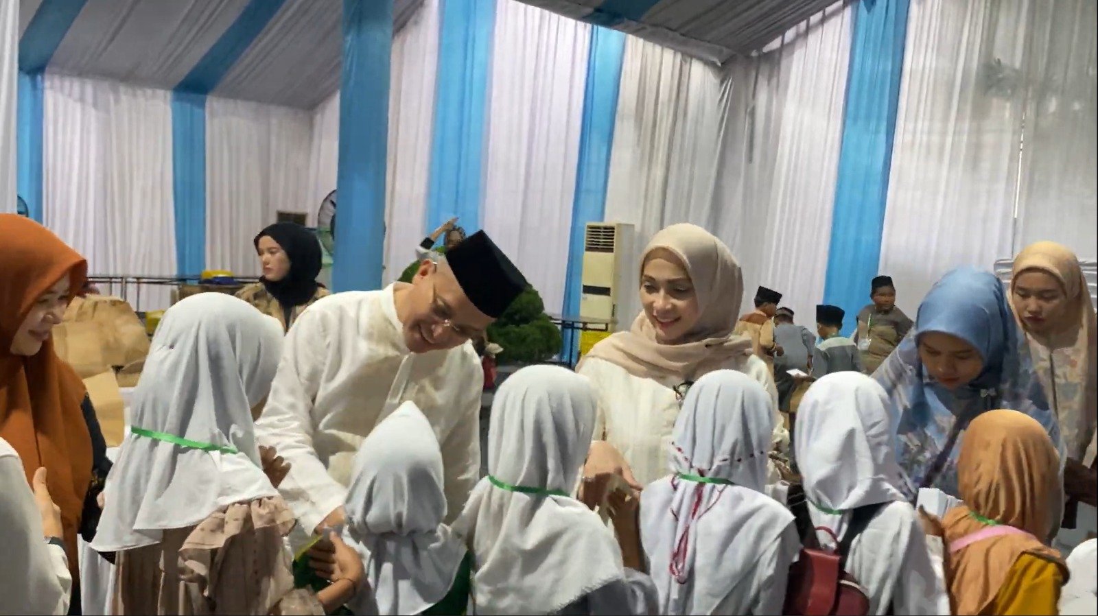 Menebar Harapan dan Kebahagiaan Bersama LAZNAS DPF dan PT Herfinta ...